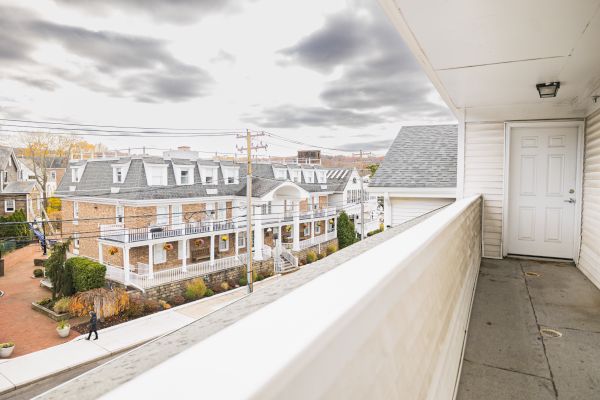 Danfords Hotel Rooms & Suites - Waterview Marina Accommodations Port ...